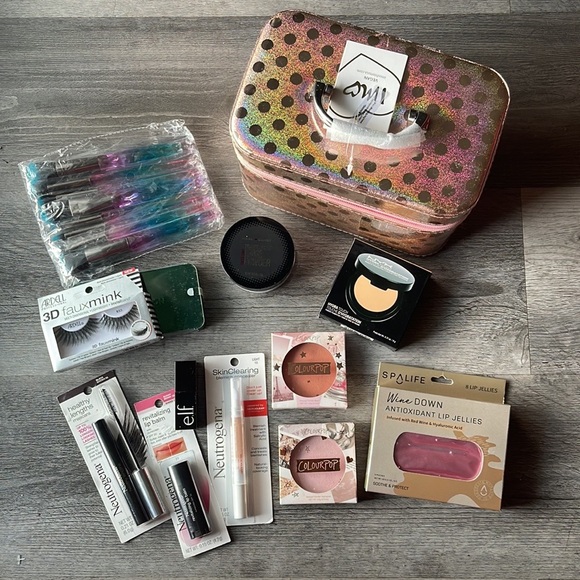 Neutrogena | Makeup | Forever Makeup Kaboodle | Poshmark